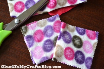 DIY Fleece Hand Warmers For Winter
