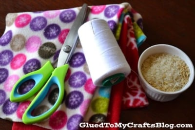 DIY Fleece Hand Warmers For Winter