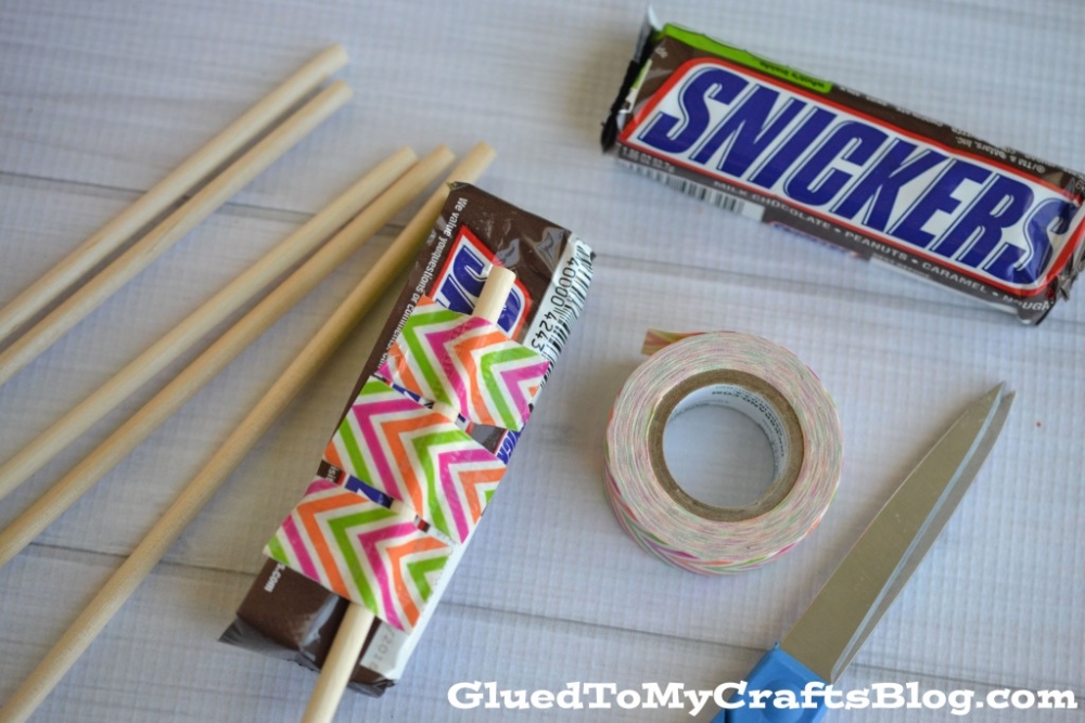 SNICKERS Candy Bouquet Craft Idea