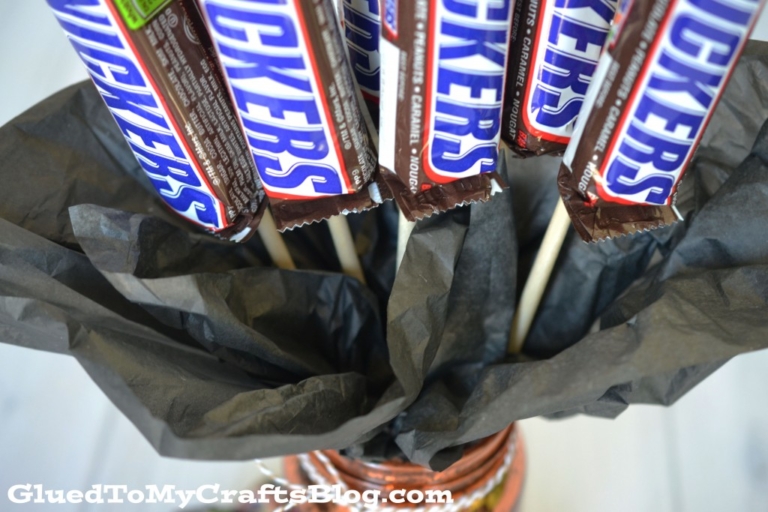 SNICKERS Candy Bouquet Craft Idea