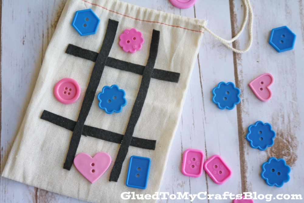 On-The-Go Tic Tac Toe Busy Bag Idea