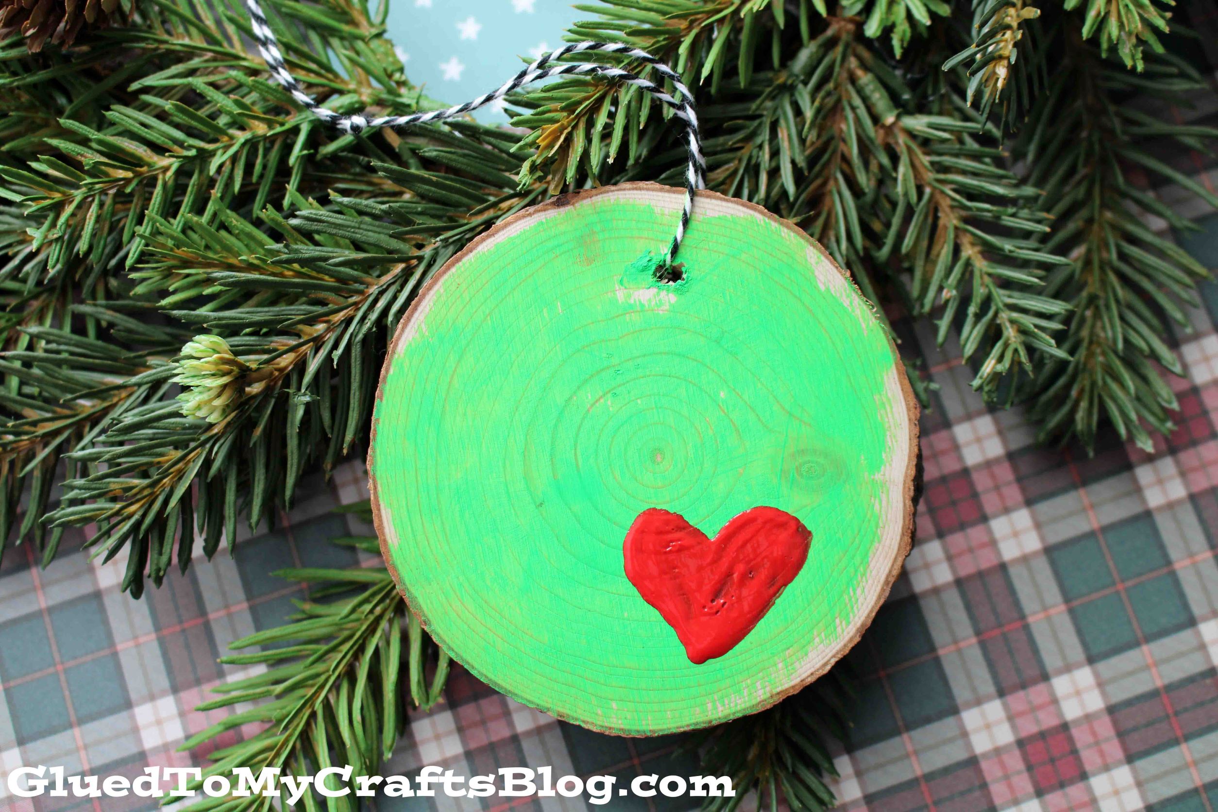 Wood Slice Grinch Ornament Craft Idea For Christmas