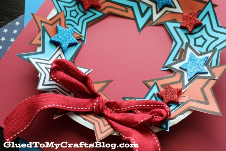 Paper Plate Patriotic Star Wreath Craft