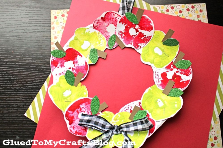 Apple Stamped Wreath Craft Idea For Kids
