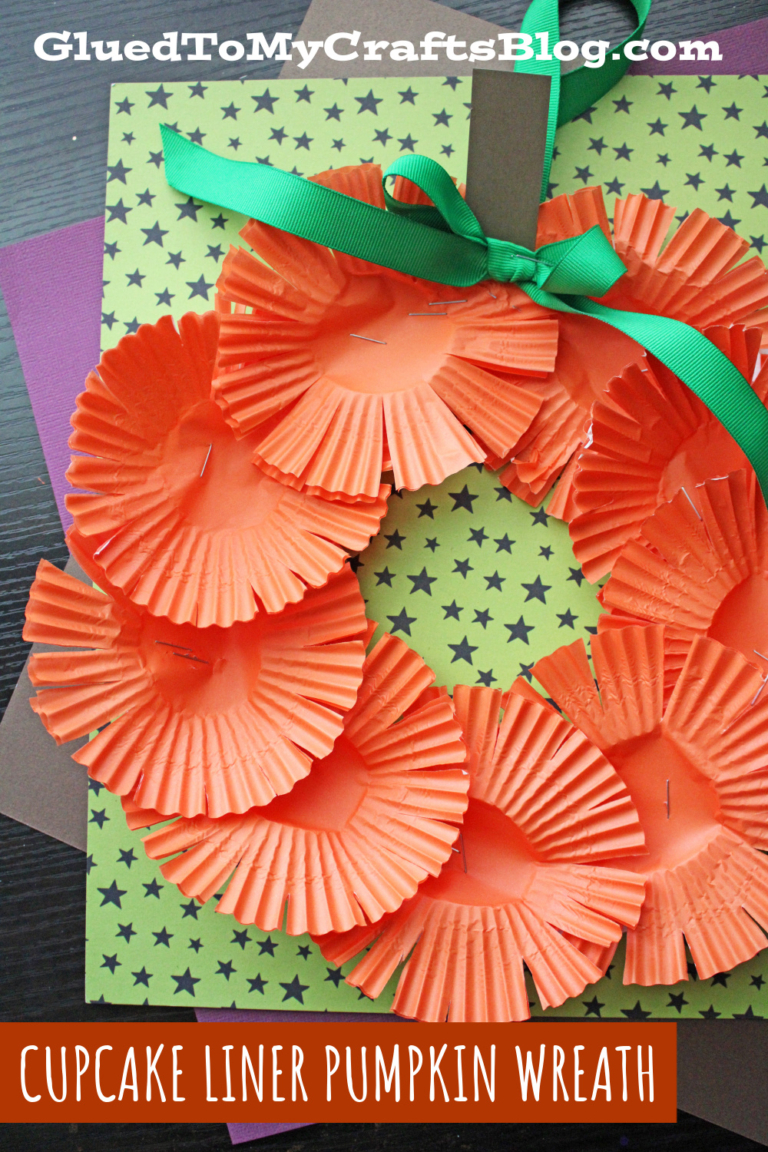 Cupcake Liner Pumpkin Wreath Craft Idea