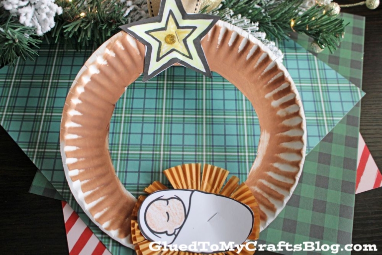 Paper Plate Nativity Wreath Craft