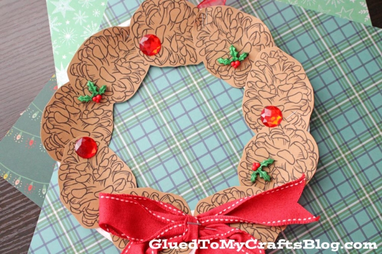 Paper Plate Pinecone Wreath Craft Idea
