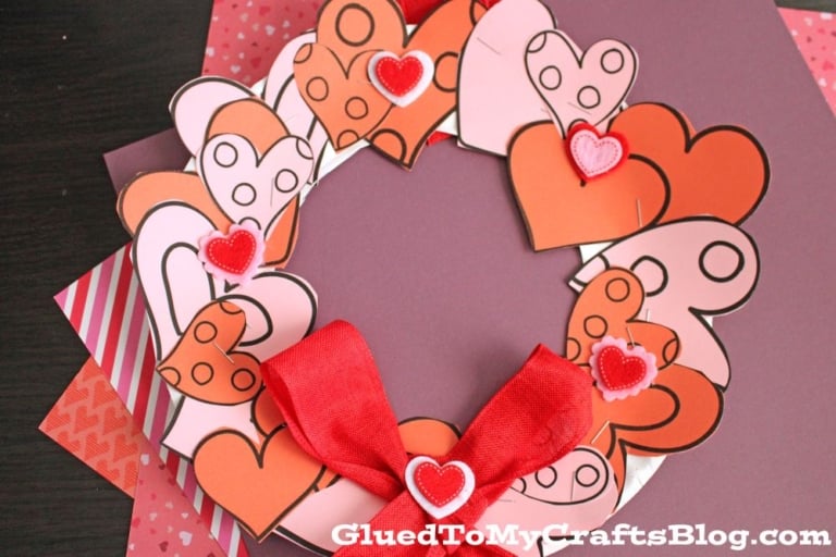 Paper Plate Valentine's Day Heart Wreath