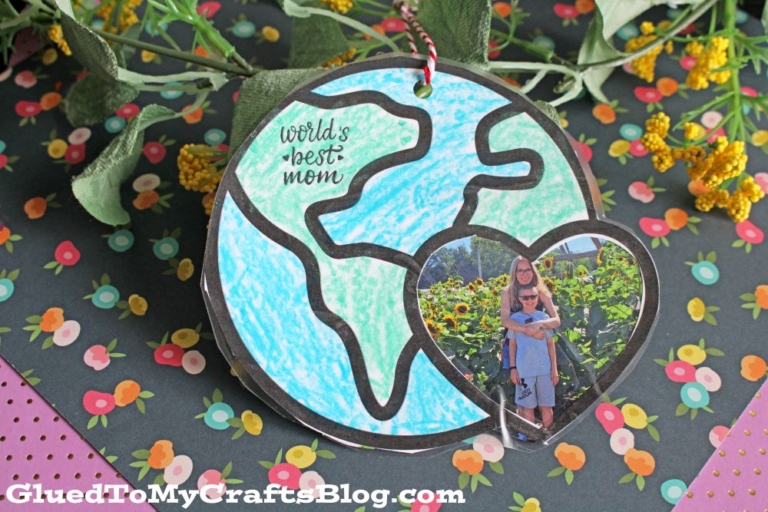 World's Best Mom Photo Ornament Craft